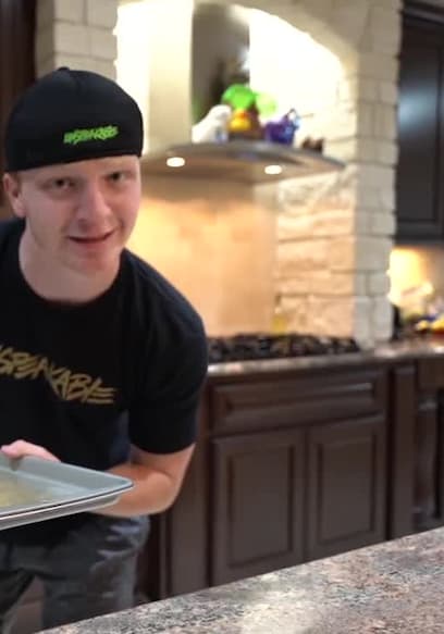 Watch Unspeakable S03:E01 - Only Eating Minecraft Foods for 24 Hours ...