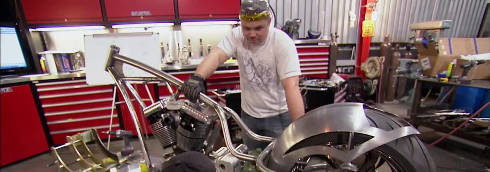 Watch American Chopper S08:E01 - Mikey's Art Opening - Free TV Shows | Tubi