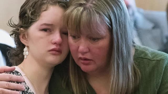 Watch #TextMeWhenYouGetHome S01:E08 - Becky Koster - Free TV Shows | Tubi