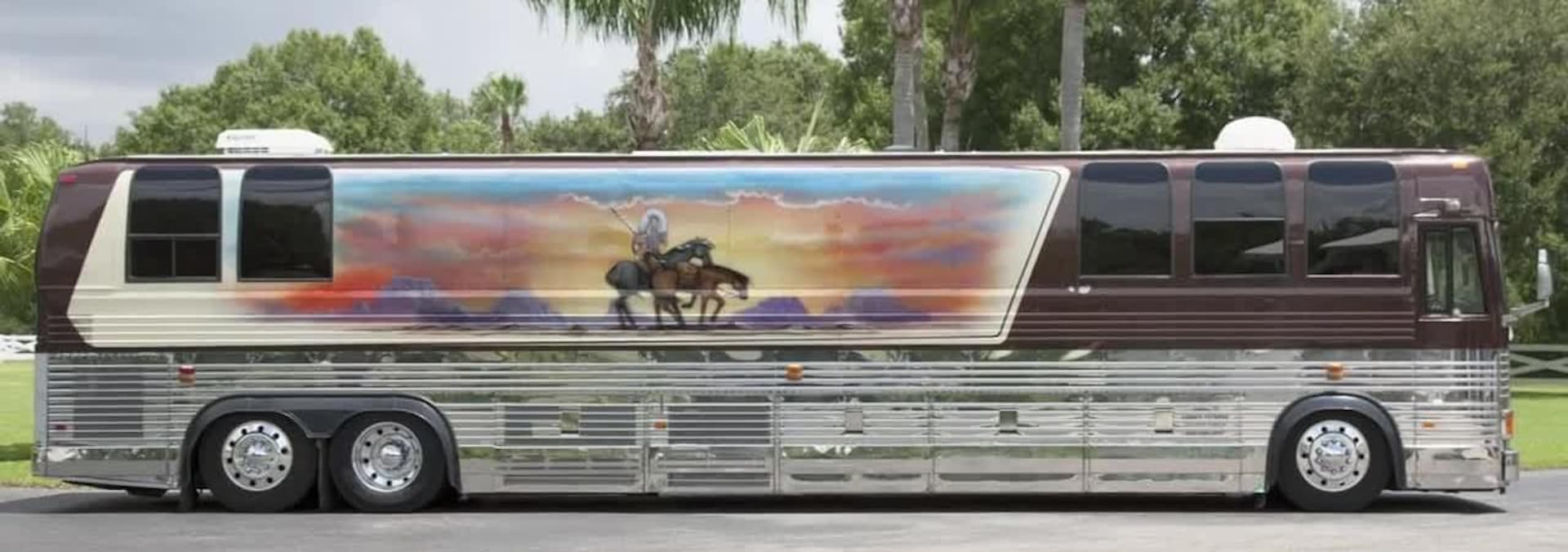 Watch Extreme RVs S03:E02 - Winnebago's First Grand Tour - Free TV ...