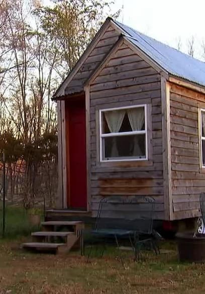 Watch Tiny House Hunters S03:E05 - Going Tiny to Travel - Free TV Shows ...