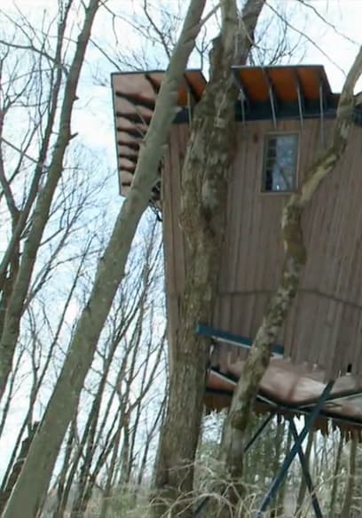 Watch Ultimate Homes S01:E10 - Escapes - Free TV Shows | Tubi