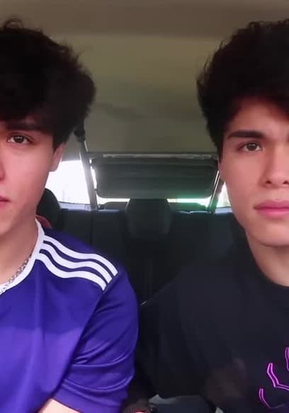 Watch Stokes Twins S07:E08 - Hot vs. Cold Pool Challenge / Period Pain ...