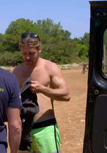 Watch Modern Explorers S01:E03 - The Beachfront - Free TV Shows | Tubi