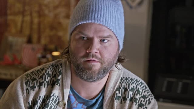 Watch Deadbeat S02:E02 - Table for Sue - Free TV Shows | Tubi