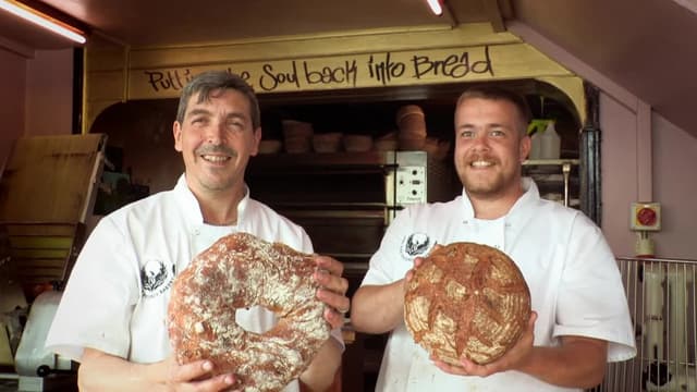 Watch Britain's Best Bakery S02:E15 - Episode 15 - Free TV Shows | Tubi