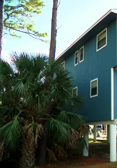 Watch Vacation House for Free S02:E05 - Port St. Joe Escape - Free TV ...