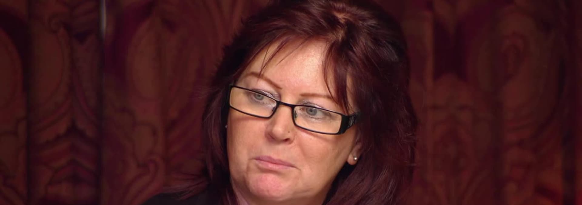 Watch Four in a Bed S09:E35 - Payment Day - Free TV Shows | Tubi