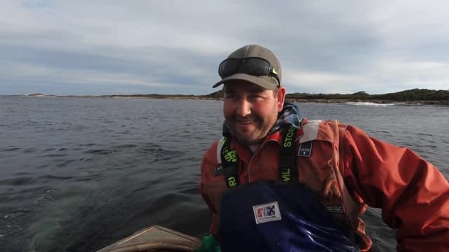 Watch Giant Lobster Hunters S02:E05 - Episode 5 - Free TV Shows | Tubi