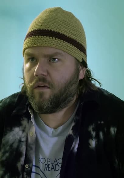 Watch Deadbeat S01:E02 - The Hot God Contest - Free TV Shows | Tubi