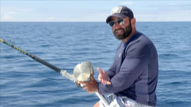 Watch Man Eats Wild S02:E04 - Untouched Atolls - Free TV Shows | Tubi