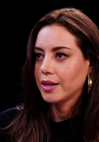 Watch Hot Ones S09:E04 - Aubrey Plaza Snorts Milk While Eating Spicy ...