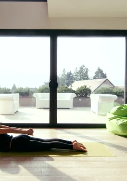 Watch Fresh Yoga S01:E10 - Yoga to Relax After Work - Free TV Shows | Tubi