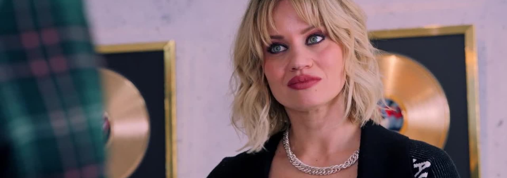 Watch Almost Never S03:E01 - The Intern - Free TV Shows | Tubi